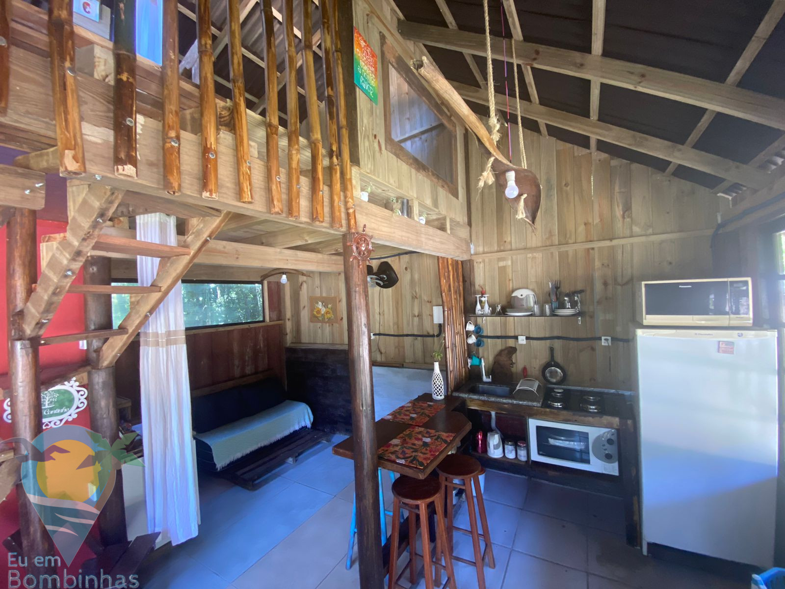 Conheça CHALÉ NATUREZA MARISCAL em Bombinhas,SC - Rede Sul Hospedagens